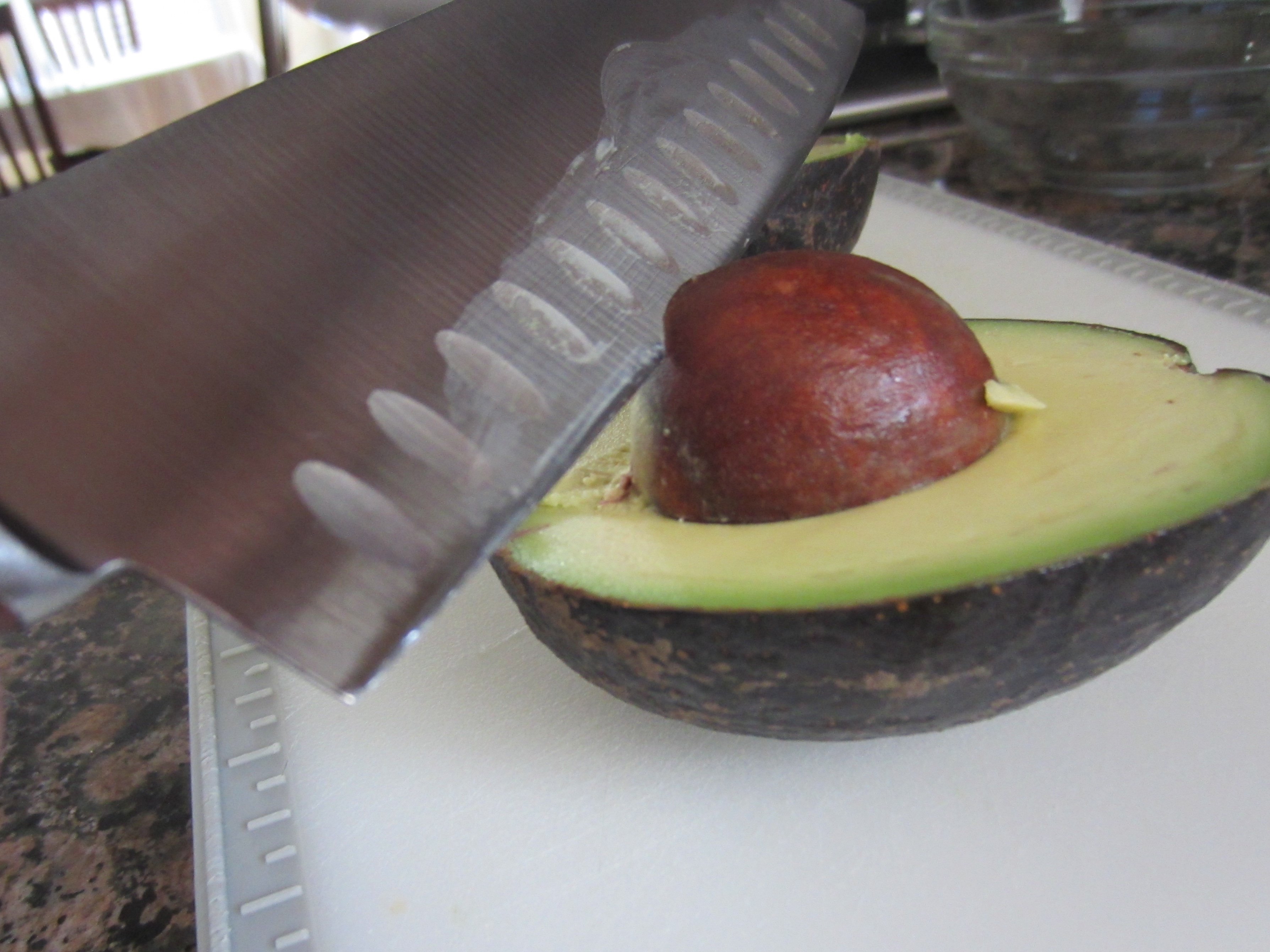 Cut an Avocado – Garlic & Olive Oil